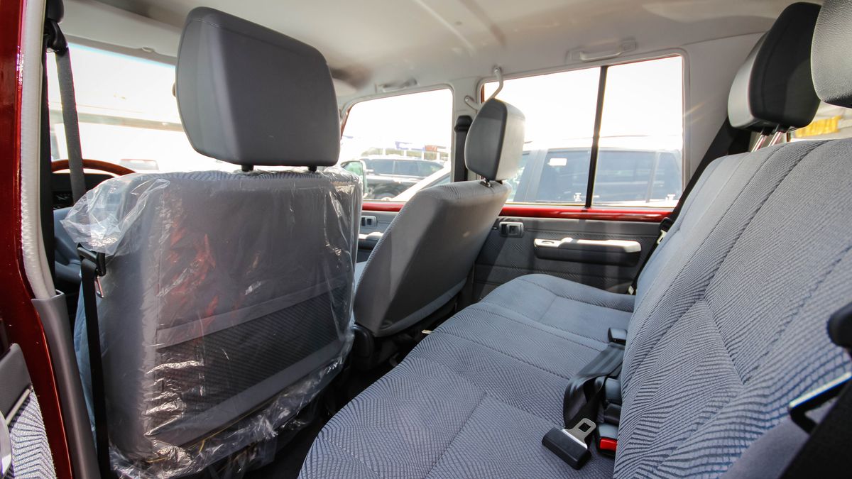 Toyota Land Cruiser LC76 Hardtop V6 4L Export only for sale. Red, 2016