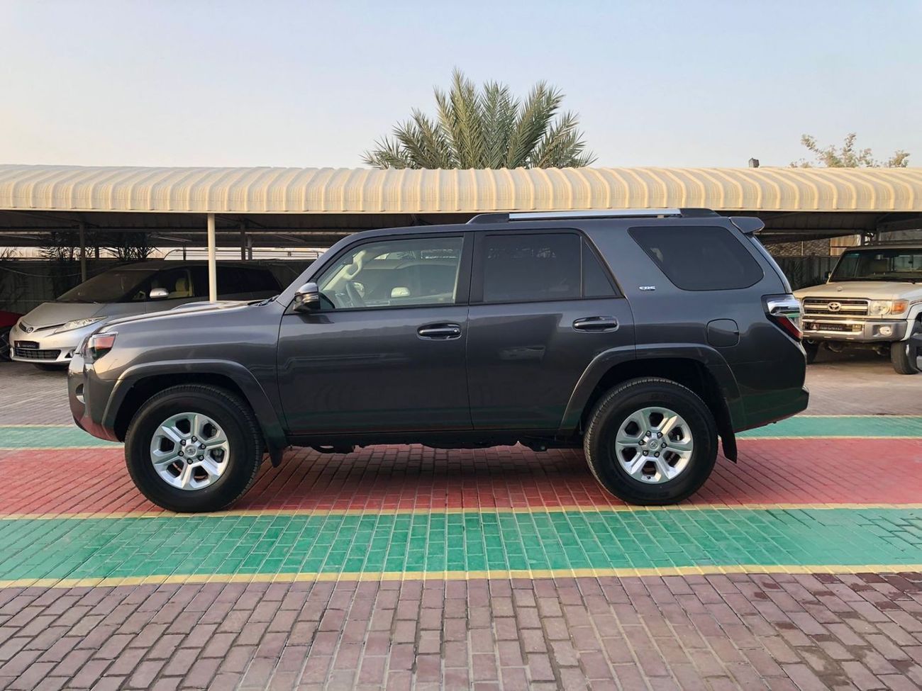 Used Toyota 4Runner SR5 2021 for sale in Dubai - 458615