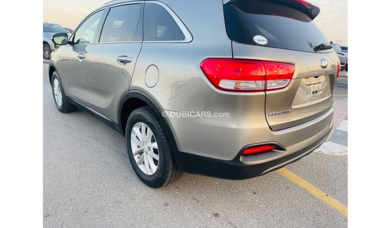 Used Kia Sorento EX Clean car 2018 for sale in Dubai - 589694
