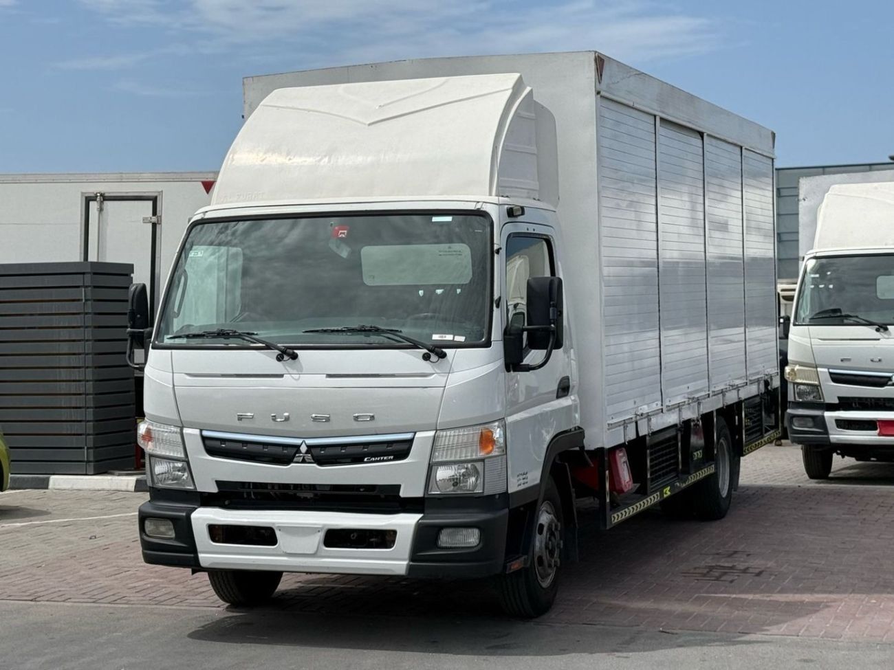Used Mitsubishi Fuso Canter 2019 | Water Shutter | 18 FT | Ref#616 2019 for sale in Sharjah - 835003