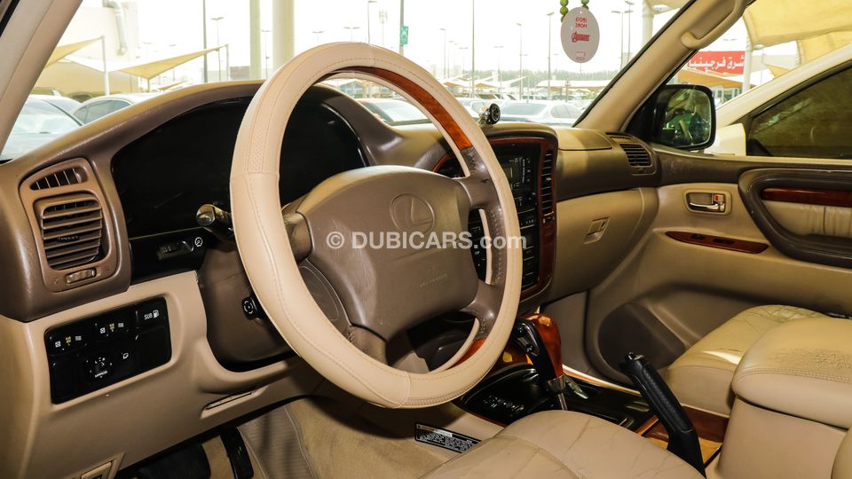 Used Lexus LX 470 1999 for sale in Sharjah - 262336