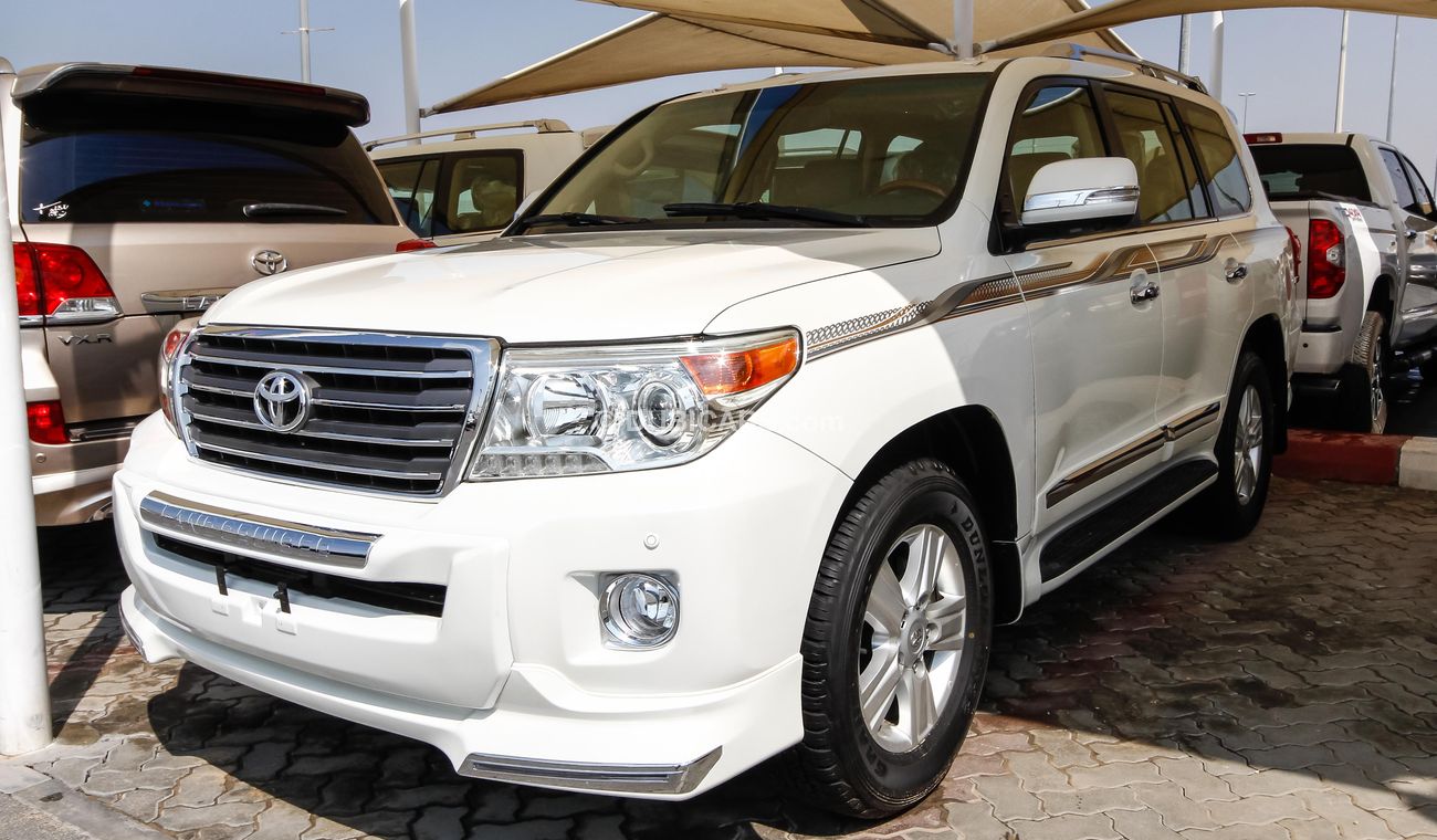 Used Toyota Land Cruiser VXR V8 5.7 2015 for sale in Sharjah - 92588