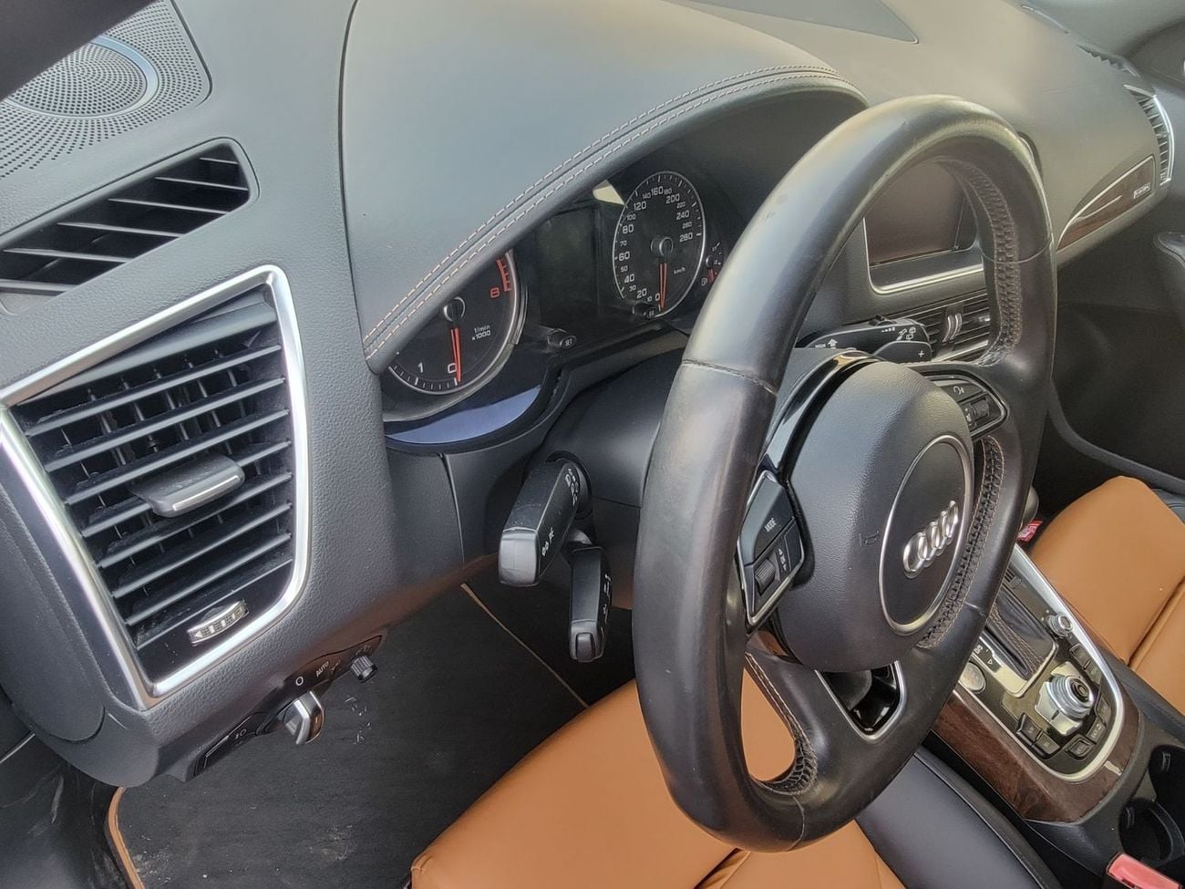 Used Audi Q5 45 TFSI S-Line 2015 for sale in Sharjah - 635902