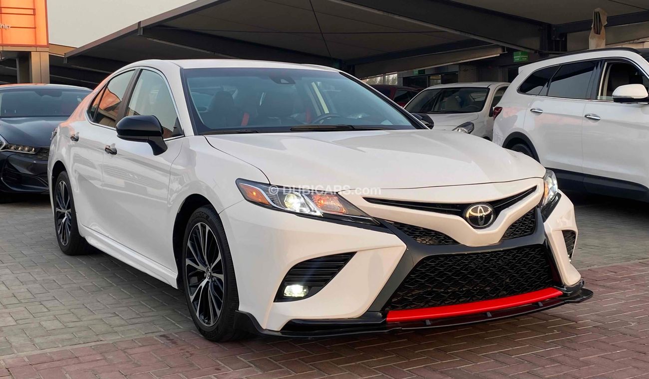 Used Toyota Camry SE 2.5L. V4 2020 for sale in Sharjah - 625886