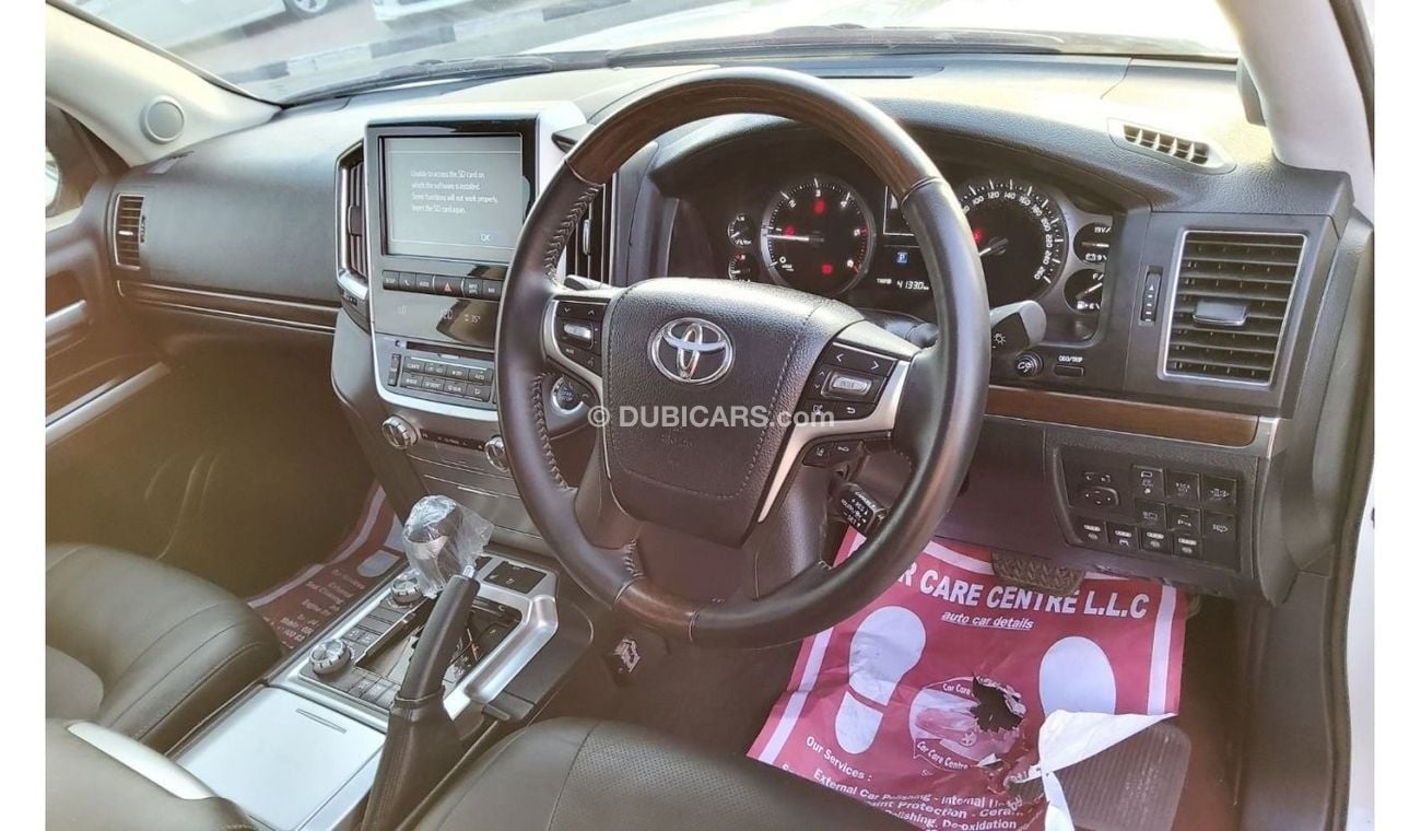 Used Toyota Land Cruiser SAHARA V8 2021 for sale in Dubai - 549776