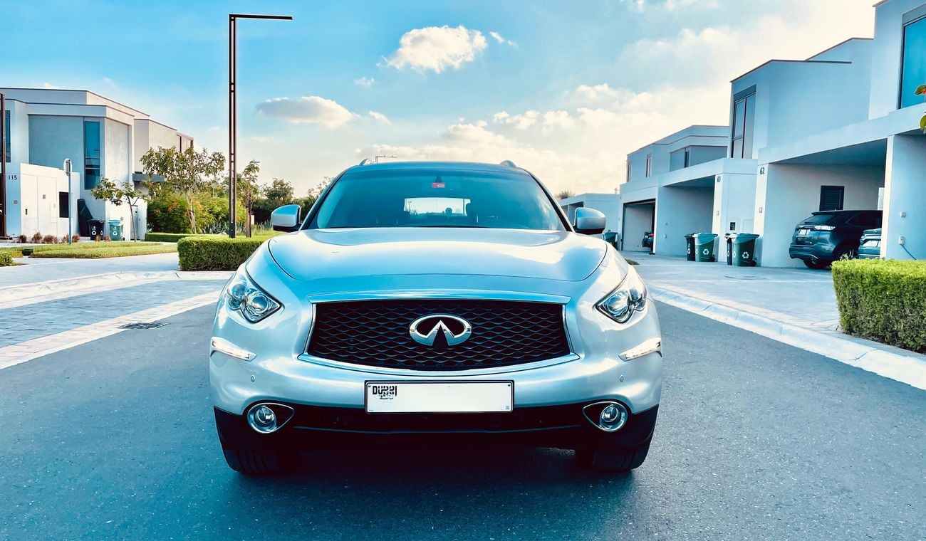Used Infiniti QX70 Luxury 2017 for sale in Dubai - 731227