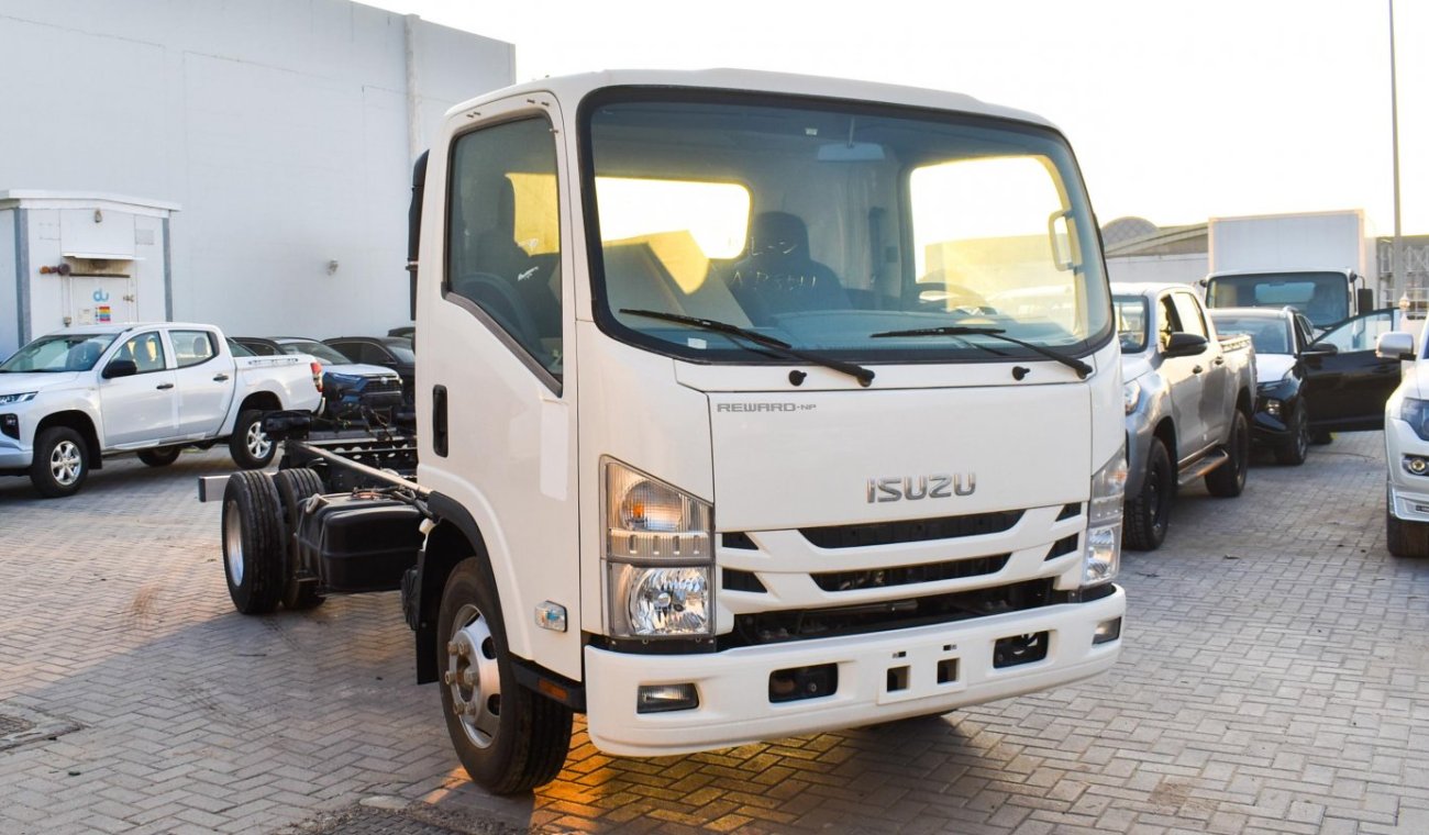 New Isuzu Reward NP 2022 for sale in Dubai - 580919
