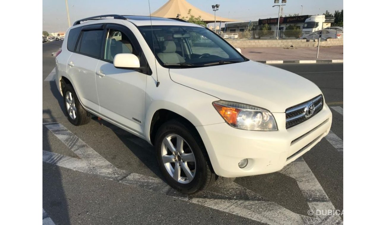 Used Toyota RAV4 2008 for sale in Dubai - 298556