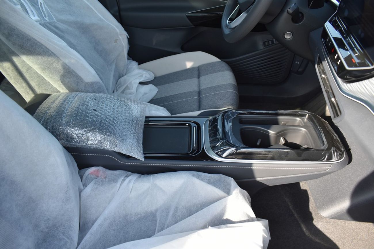 New Volkswagen ID.4 PURE PLUS - MY22 - WHT_GREY - RANGE 600KM (EXPORT ...