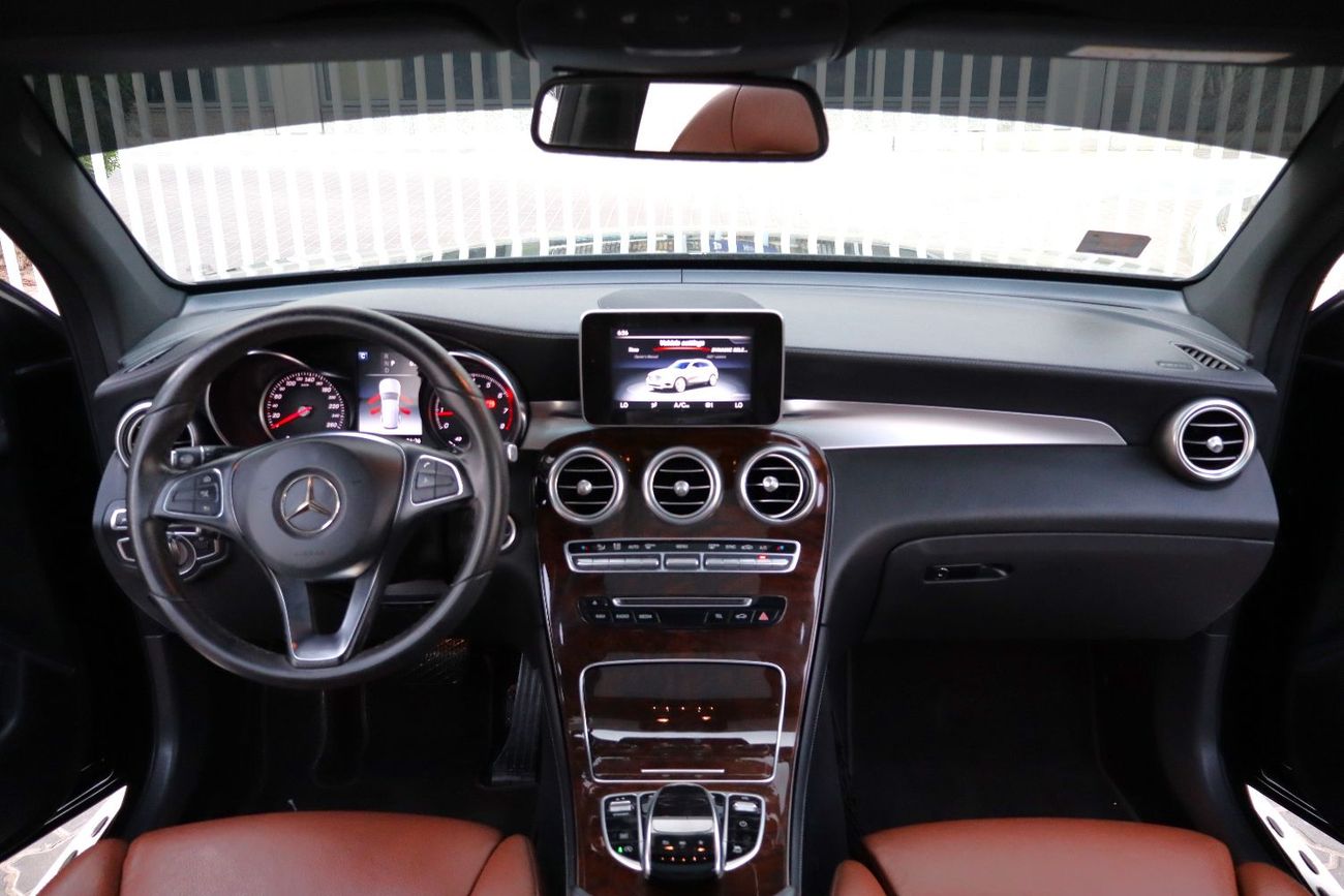 Used Mercedes-Benz GLC 250 4MATIC 2.0L 2018 for sale in Sharjah - 856942