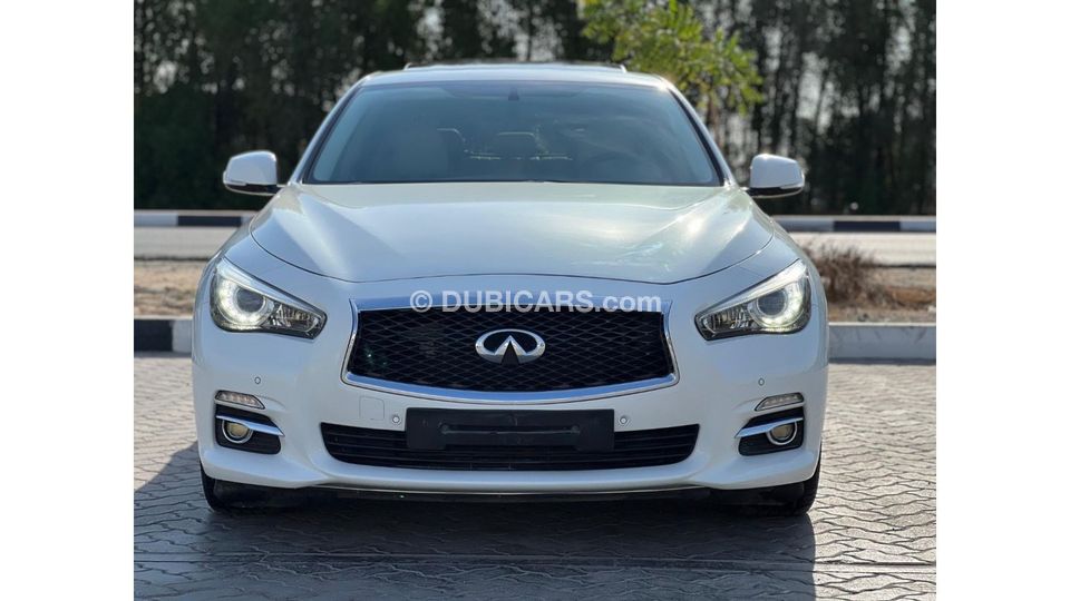 Used Infiniti Q50 Premium 2016 for sale in Sharjah - 683272
