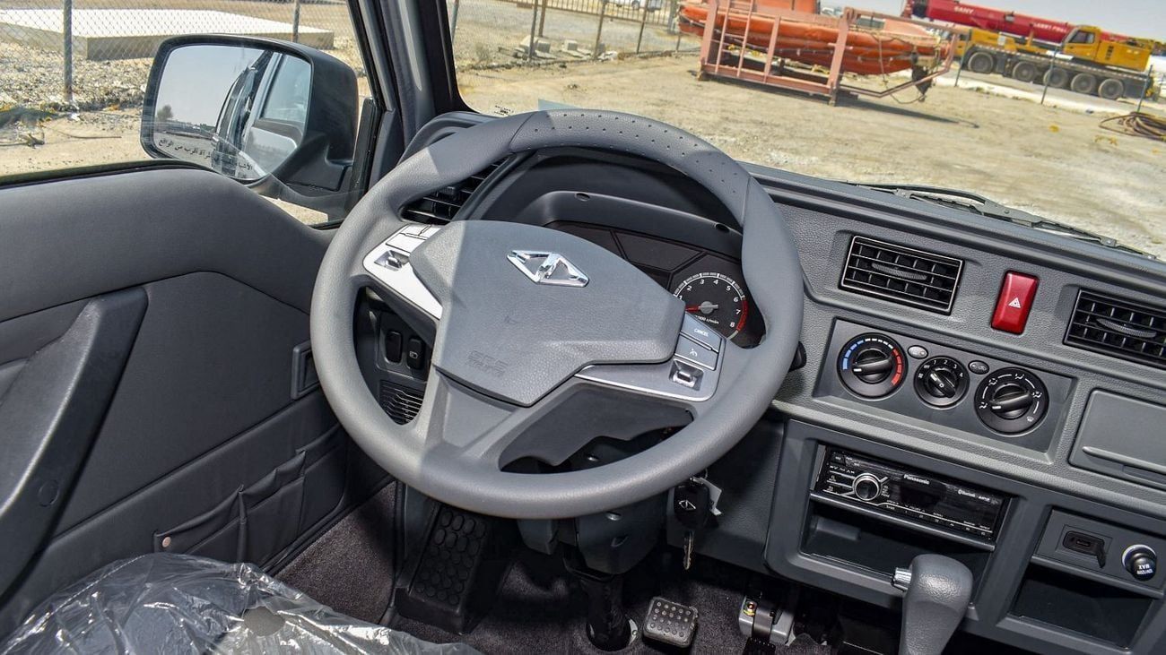 New CMC D 260 CMC D260 || Window Van || 8 seater || 2.4L 2WD || 2025 ...