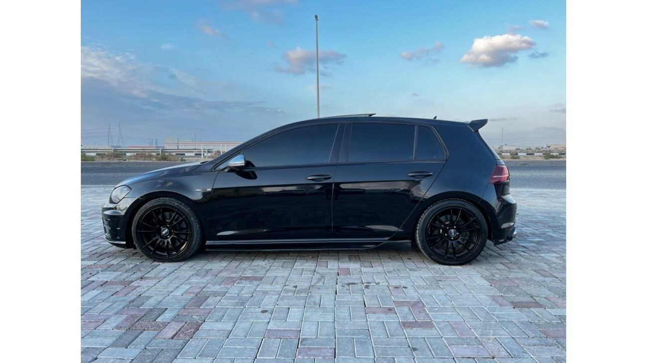 Used Volkswagen Golf R 2016 for sale in Dubai - 700508