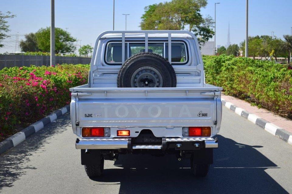 New Toyota Land Cruiser Pick Up Double Cabin V6 4.0L Petrol MT with ...