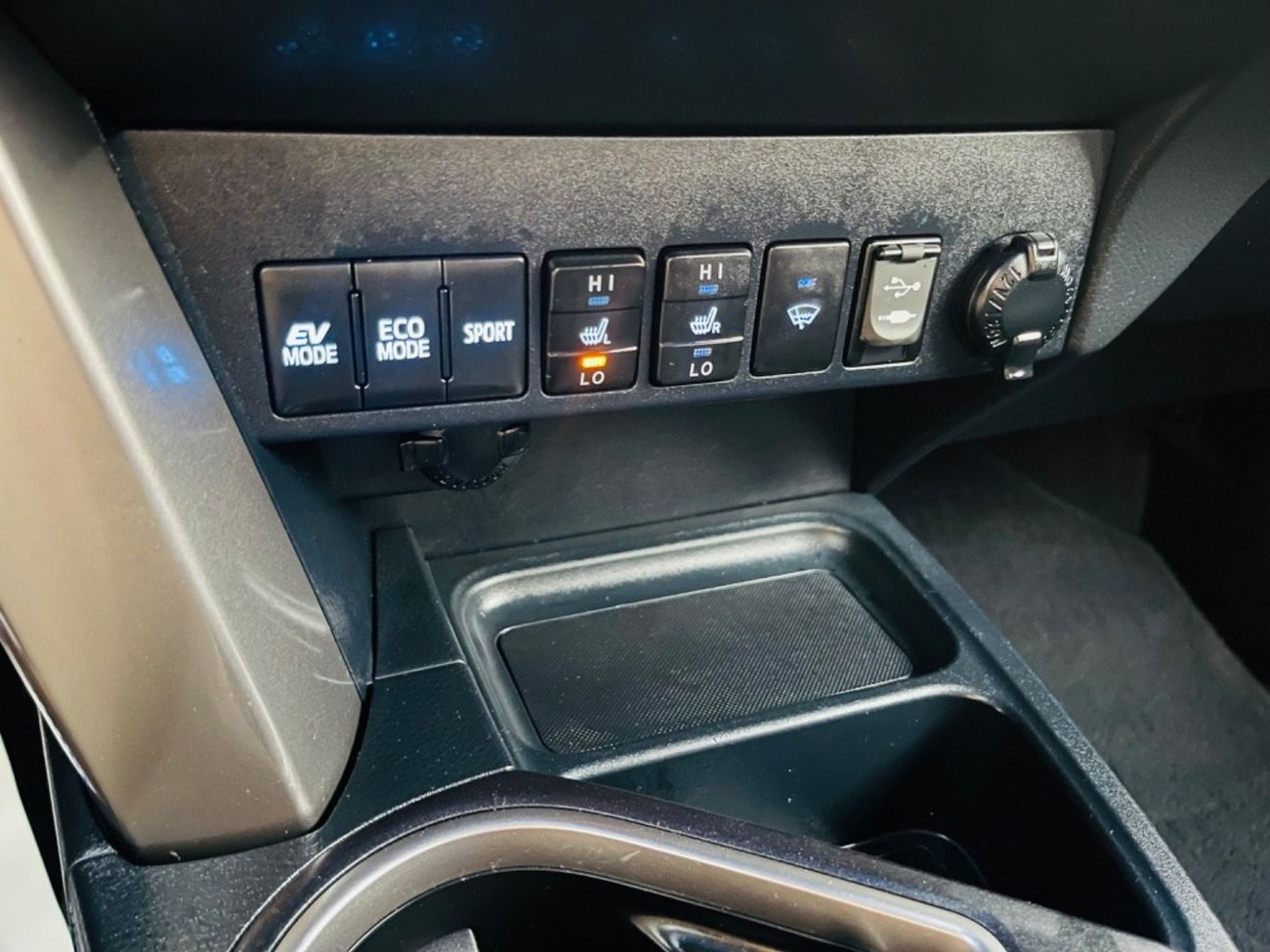 Used Toyota RAV4 VXR HEV 2018 RAV4 HYBRID PUSH START 2018 for sale in ...