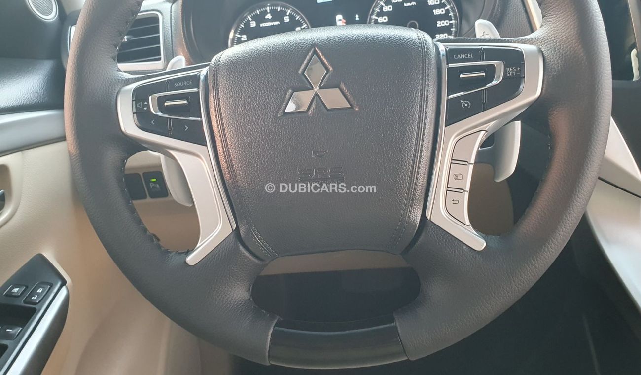 Used Mitsubishi Montero LEFT HAND 2017 for sale in Dubai - 644228
