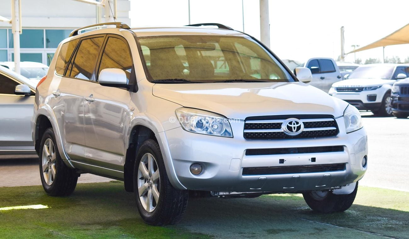 Used Toyota RAV4 2008 for sale in Sharjah - 551037