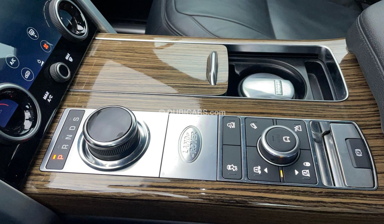 Used Land Rover Range Rover VOUGE 3000 2018 for sale in Dubai - 472749
