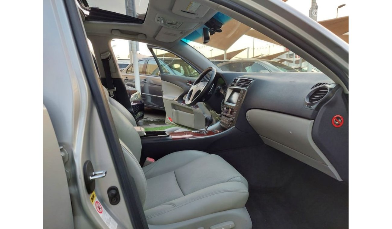 Used Lexus IS300 2007 for sale in Sharjah - 402411