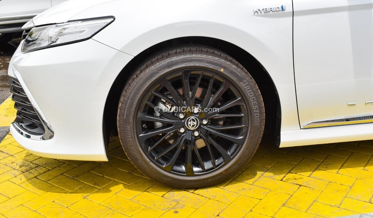 New Toyota Camry Lumiere 2.5L Hybrid 2023 for sale in Dubai - 619369