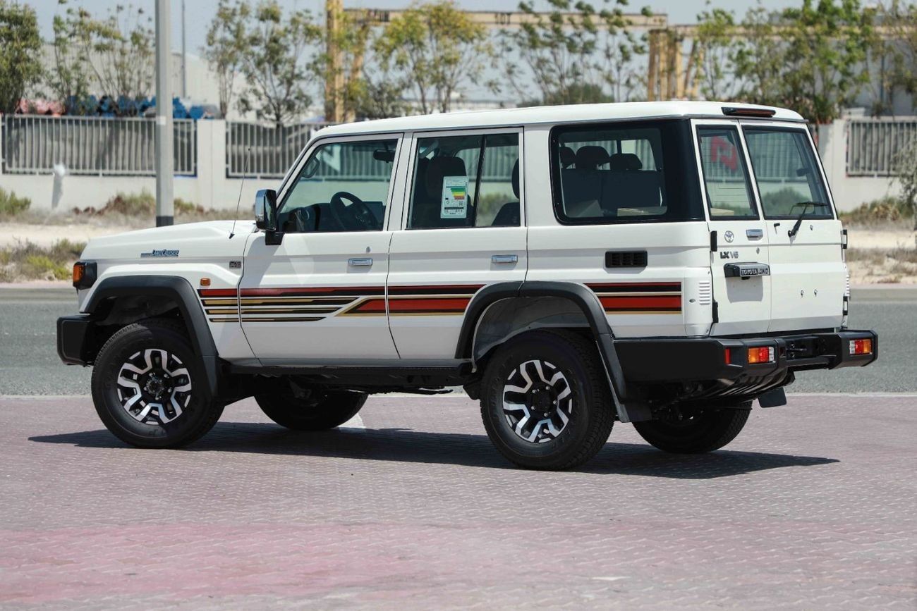 New Toyota Land Cruiser Hard Top 2025 TOYOTA LC76 HARDTOP 4.0 - WHITE inside SADLLE TAN | Export ...