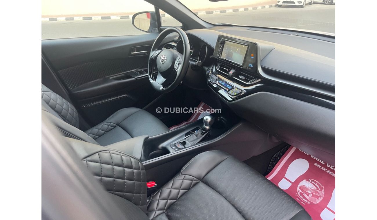 Used Toyota CHR Full option 2018 for sale in Dubai - 646685