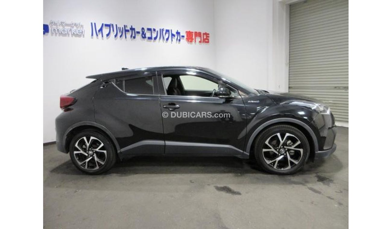 Used Toyota C-HR ZYX10 2019 for sale in Japan - 689907