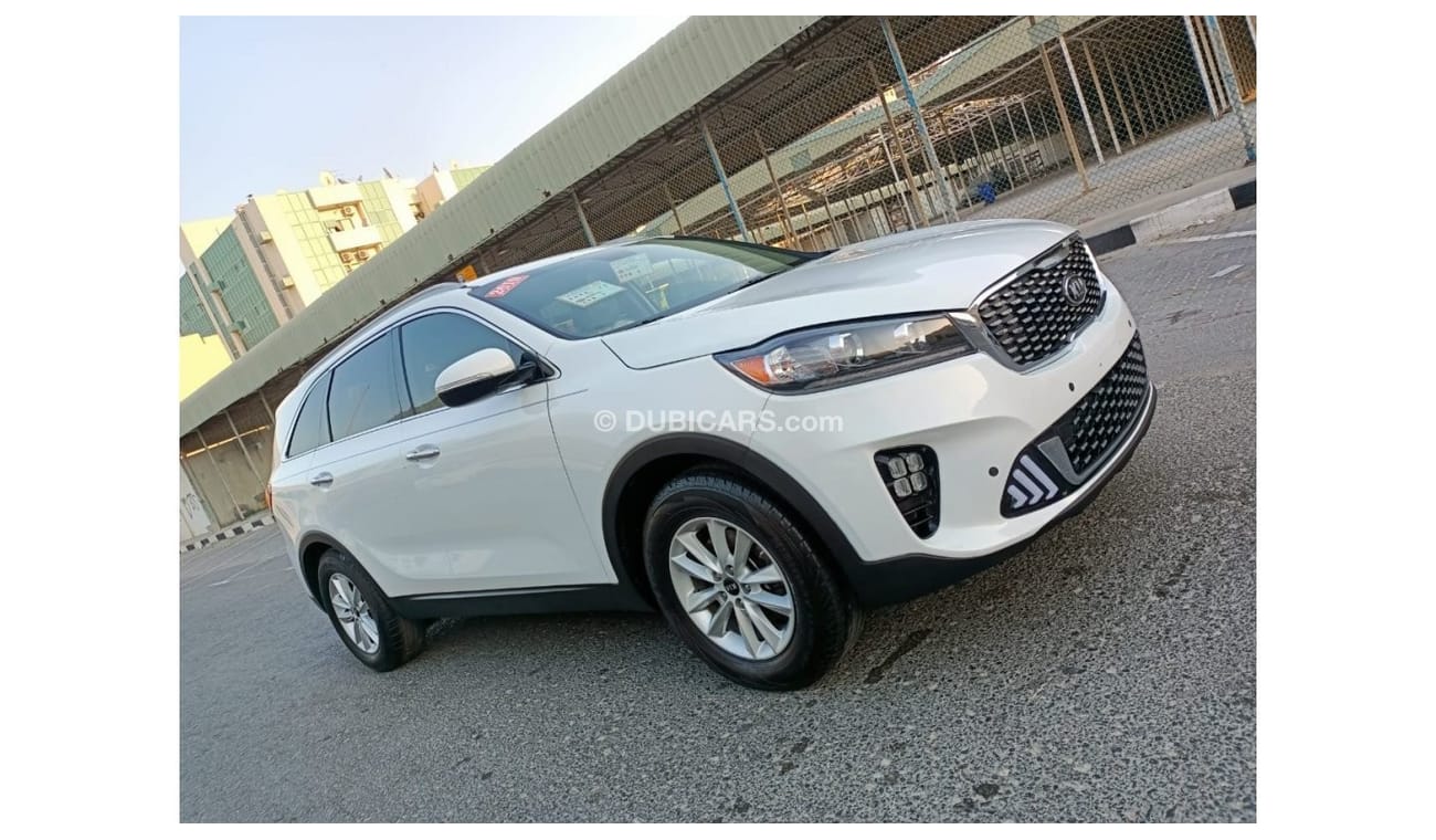 Used Kia Sorento EX 2019 for sale in Sharjah - 617795