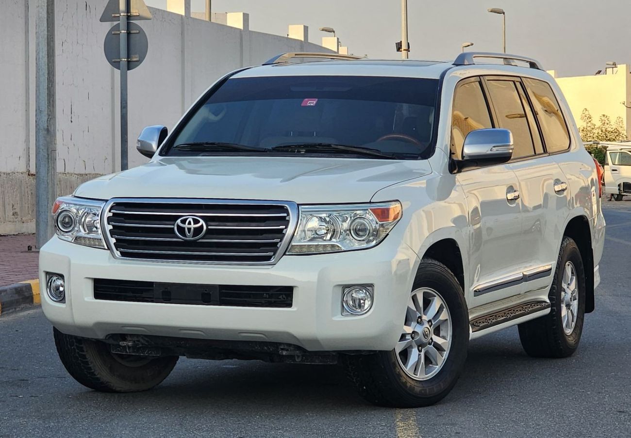 Used Toyota Land Cruiser GXR GX.R V6 2014 for sale in Sharjah - 748253