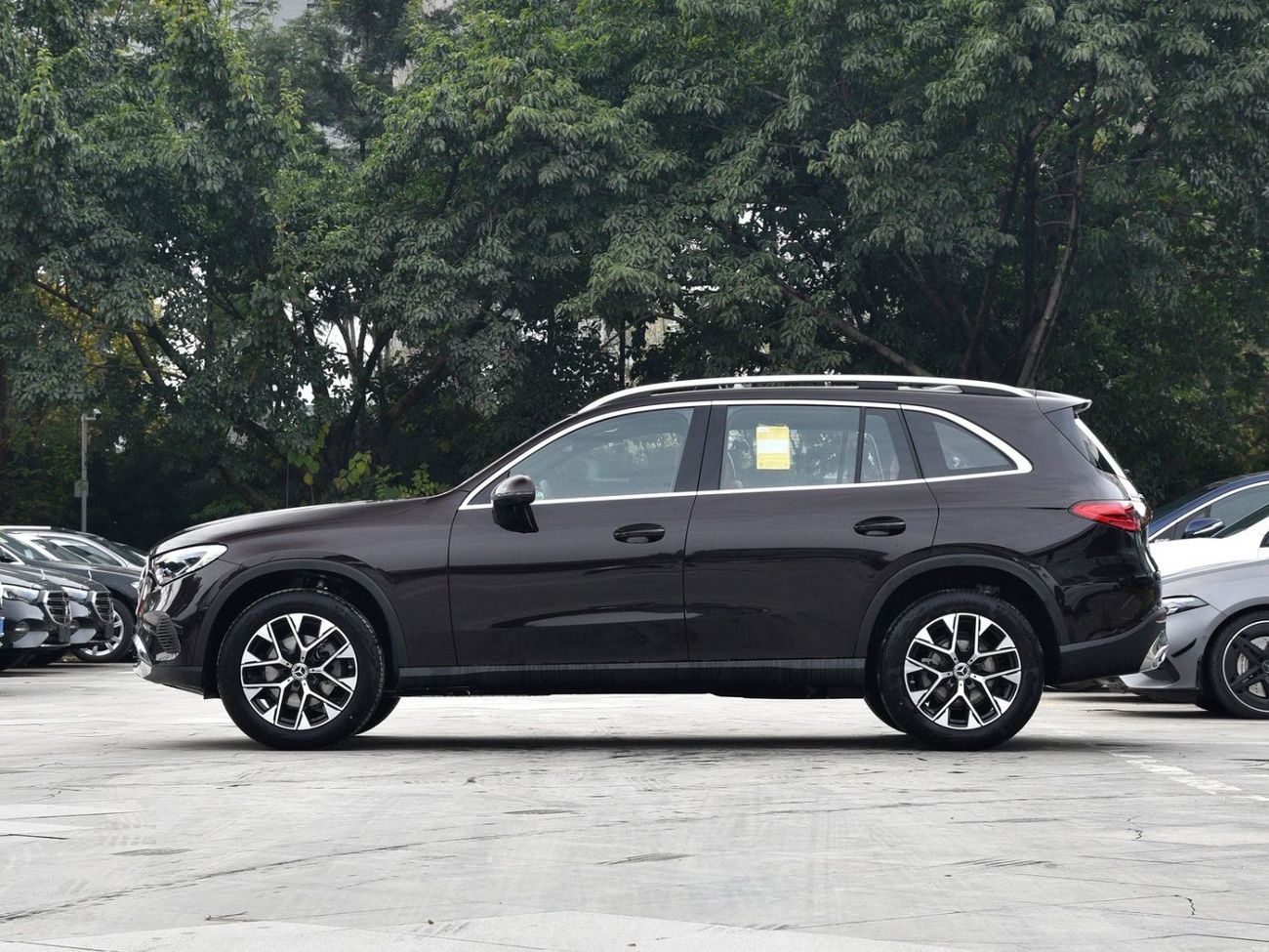 New Mercedes-Benz GLC 250 GLC 260L - 2.0 - 4x4 - Aut - 211HP 2025 for sale in Dubai - 864902