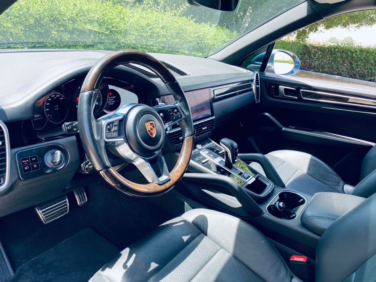 Used Porsche Cayenne Good condition car GCC 2018 for sale in Dubai - 740192