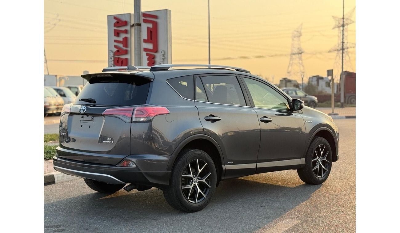 Used Hybrid TOYOTA RAV4 SE 2017 for sale in Dubai - 806048