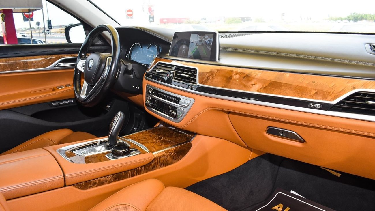 Used BMW 740Li I XDrive 2018 for sale in Sharjah - 711363