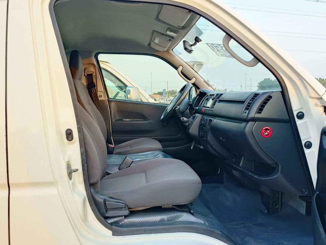 Used Toyota Hiace STANDARD ROOF 2.5L 4CY DIESEL MANUAL GEAR BOX / REAR ...