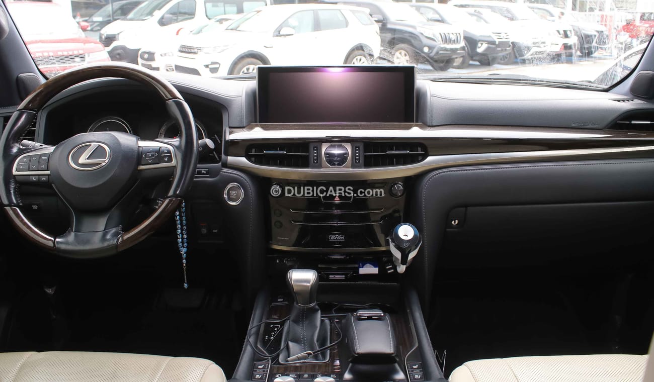 Used Lexus LX570 2016 for sale in Dubai - 224135