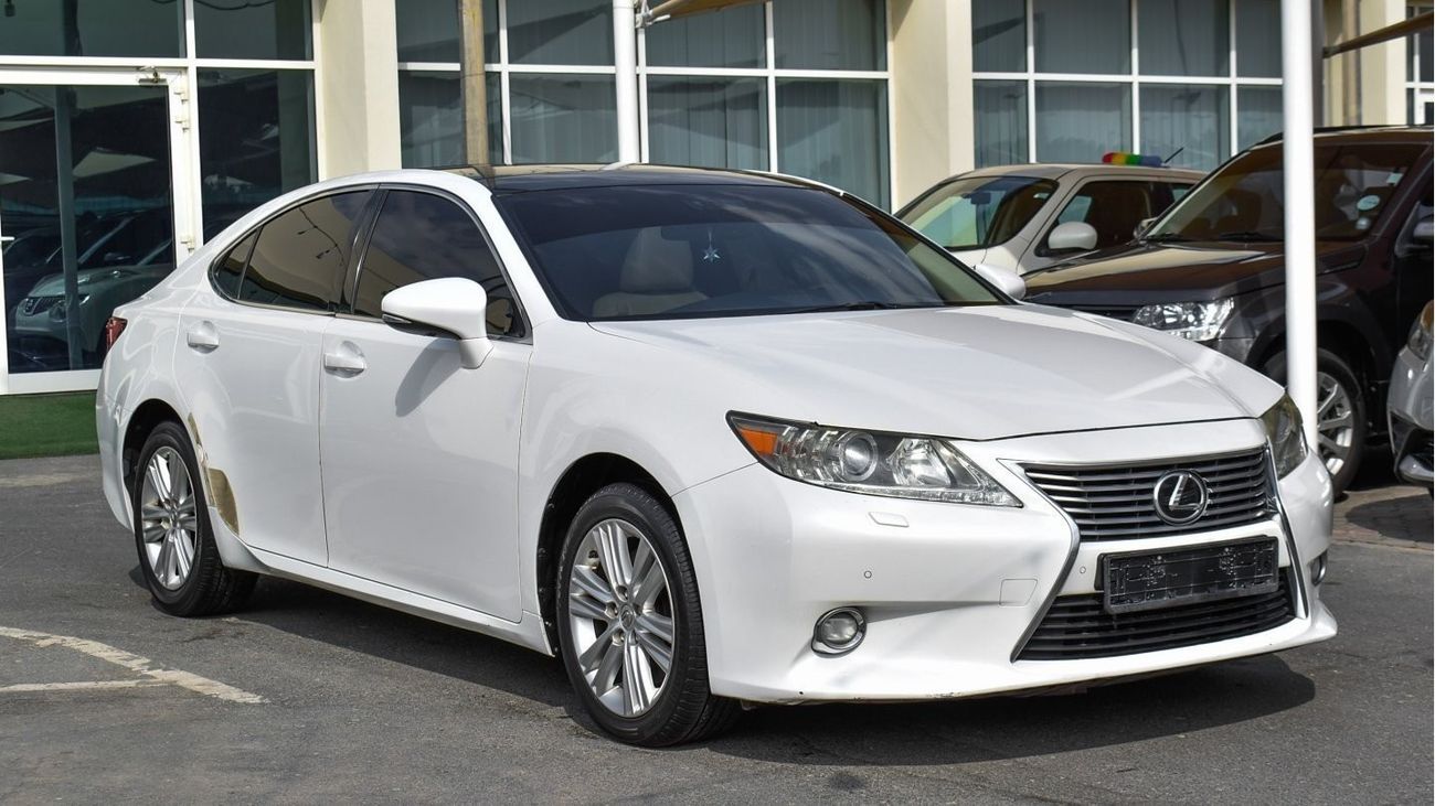 Used Lexus ES350 2014 for sale in Dubai - 709334