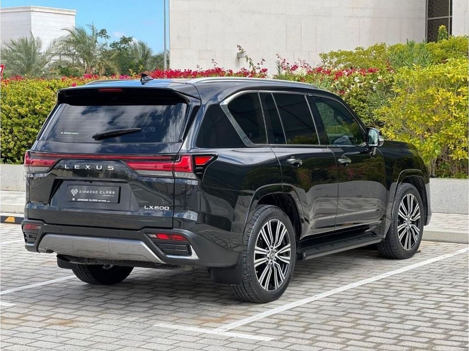 مستعملة لكزس LX 600 لكزس LX600 خليجي الفطيم اصدار آش وود 2023 للبيع في دبي - 715728