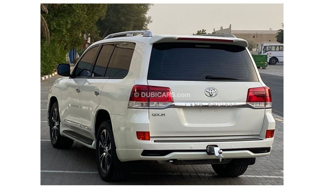 Used Toyota Land Cruiser 2010 for sale in Dubai - 638641