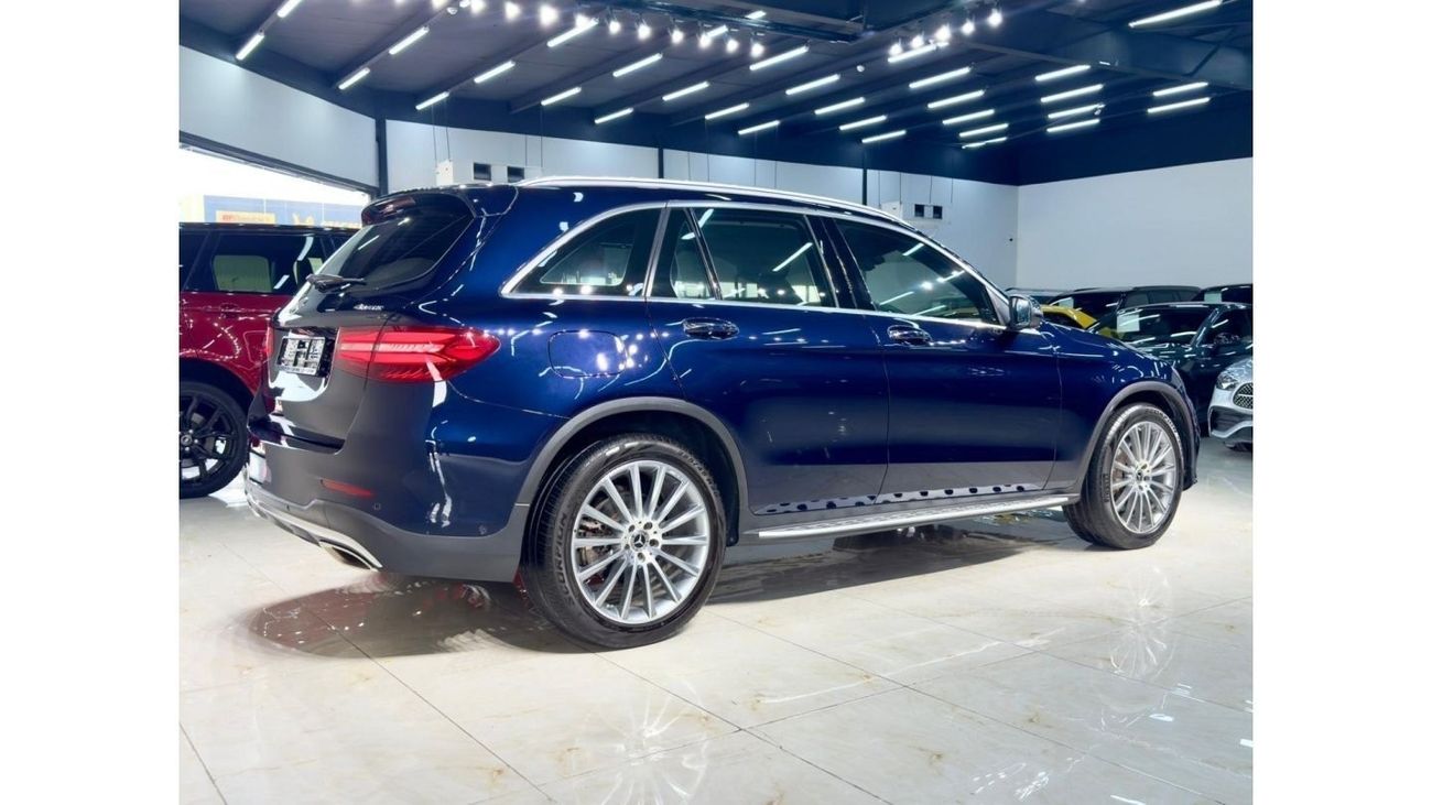 Used Mercedes-Benz GLC 250 4MATIC 2019 for sale in Dubai - 764738