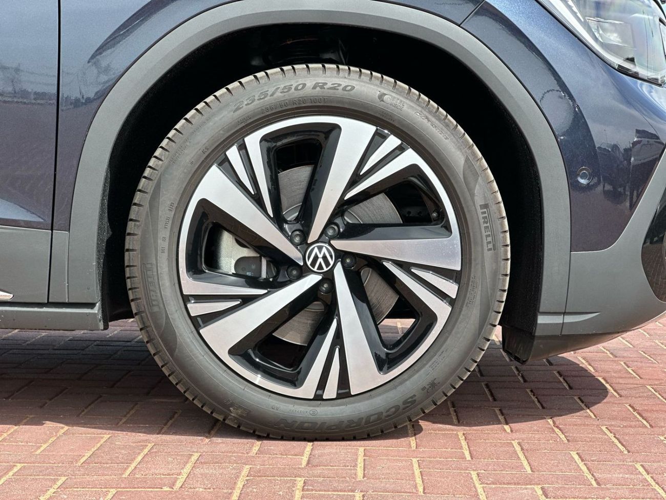 New VOLKSWAGEN ID.6 PRO 2023 2023 for sale in Dubai - 709119