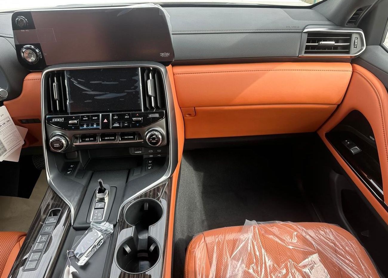 New 2025 Lexus LX700h VIP 3.5L AT Hybrid 2025 for sale in Dubai - 851680