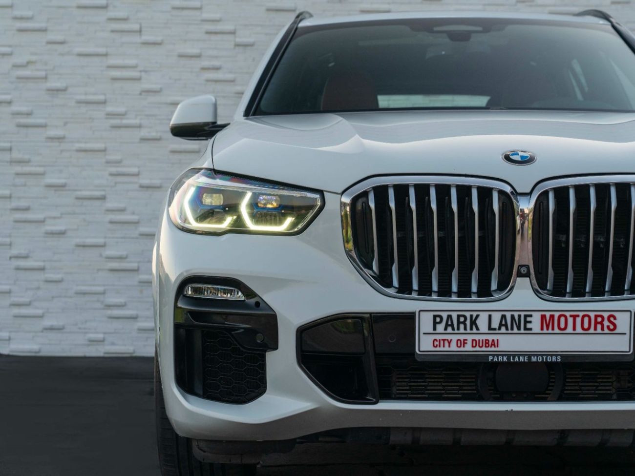 مستعملة بي أم دبليو X5 40i xDrive 3.0L 2023 للبيع في دبي - 843752