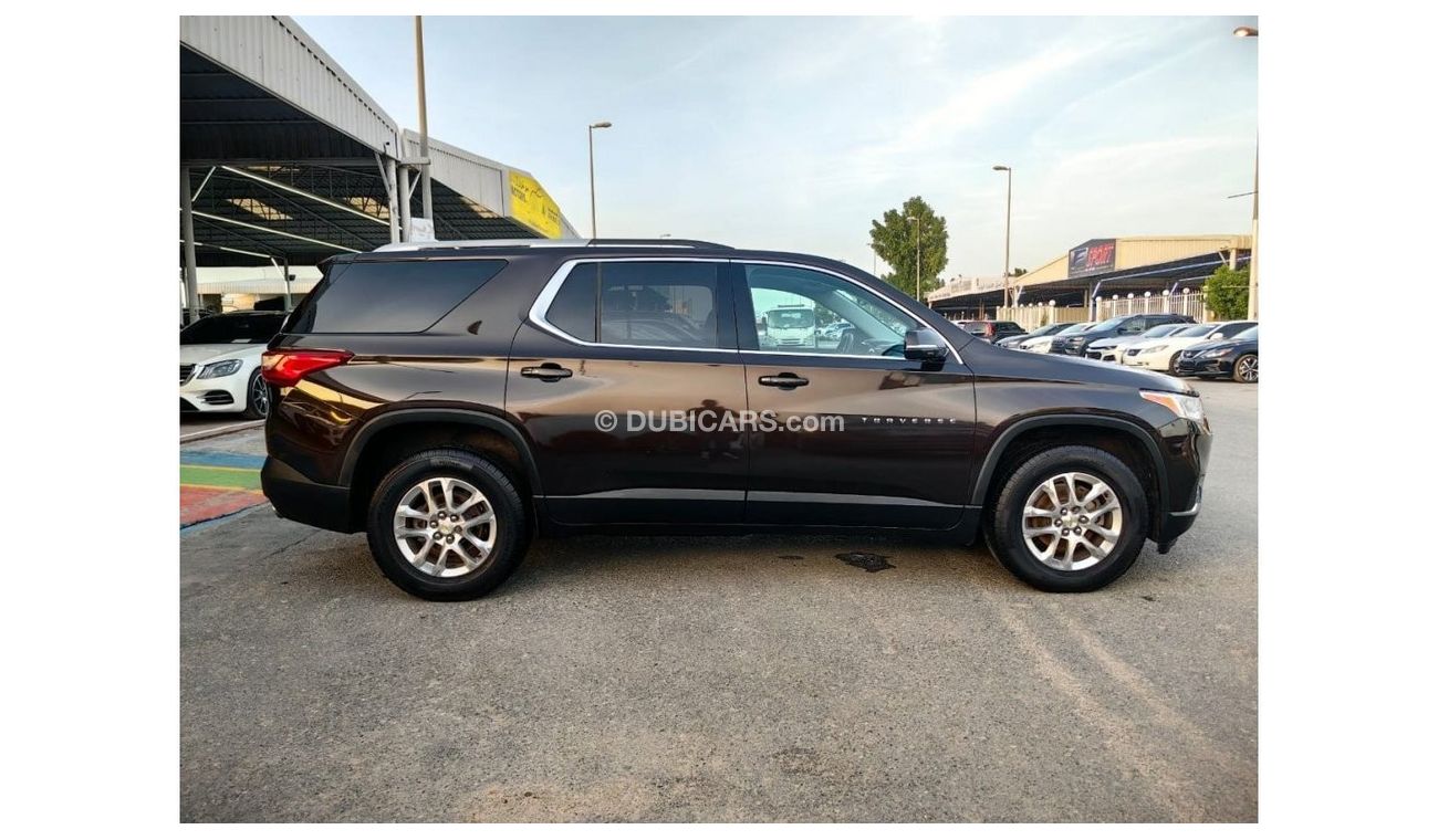 Used Chevrolet Traverse LT 2018 for sale in Dubai - 588025