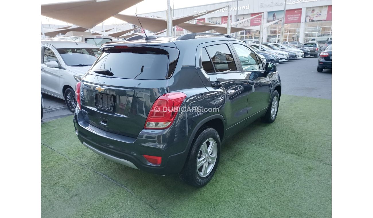 Used Chevrolet Trax 2021 model, import 1400 CC, gray color, cruise ...