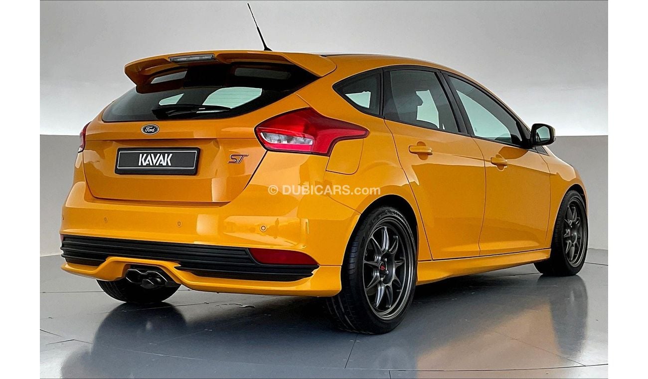 Used Ford Focus ST 2016 for sale in Dubai - 569941