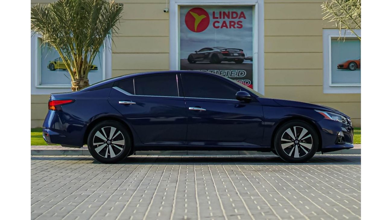 Used Nissan Altima SV 2021 for sale in Dubai - 702981