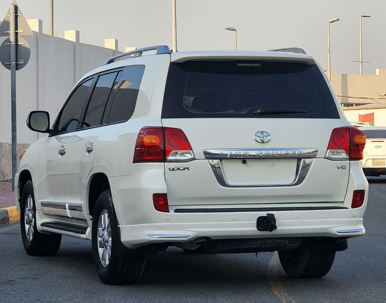 Used Toyota Land Cruiser GXR GX.R V6 2014 for sale in Sharjah - 748253