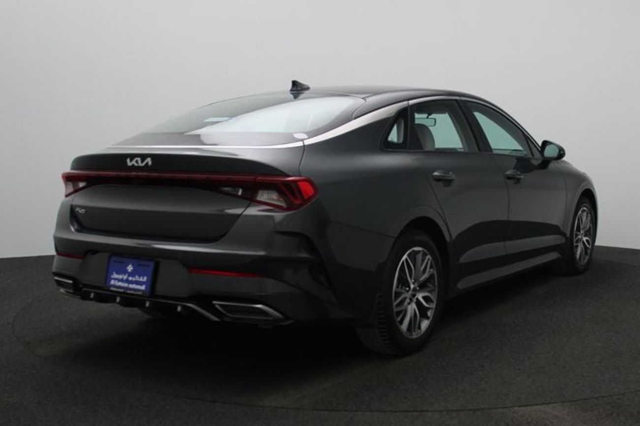 Used Kia K5 LX 2.0 2022 for sale in Dubai - 869600