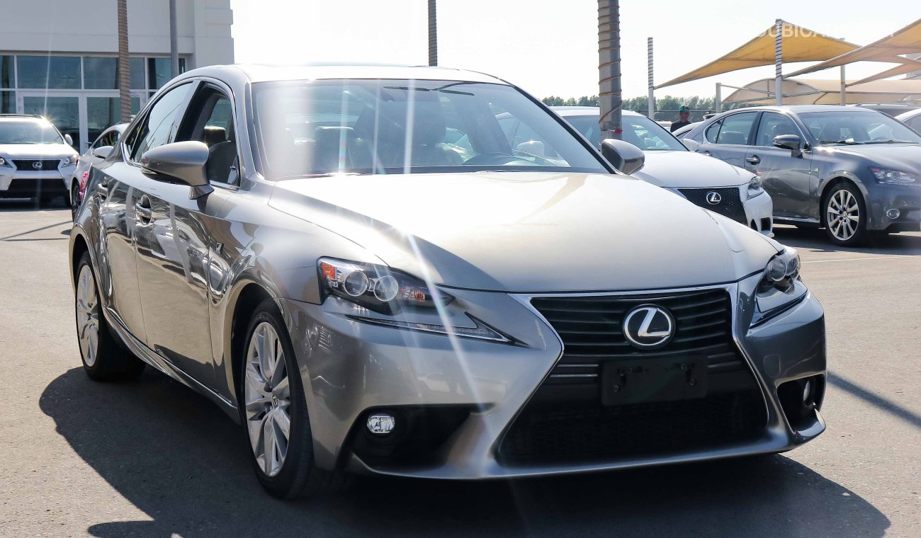 Used Lexus IS250 2014 for sale in Dubai - 281334