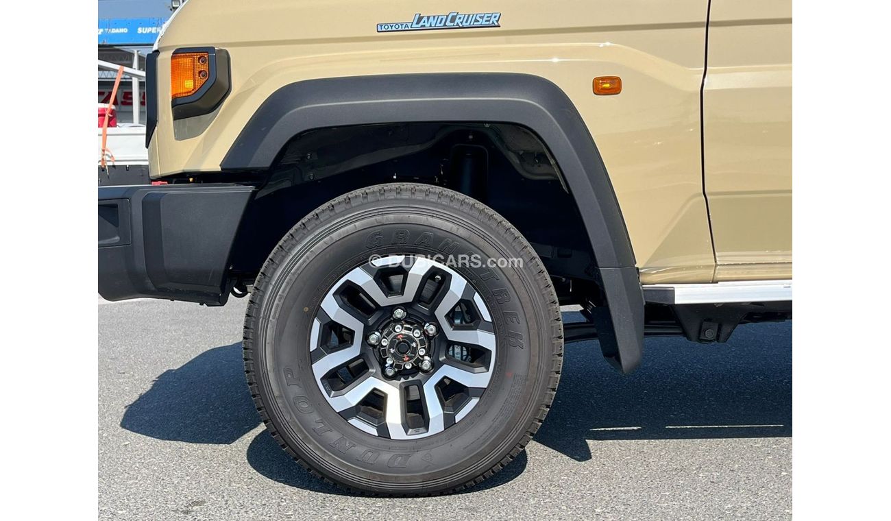 New Toyota Land Cruiser Hard Top LC 71 HT 3 DOOR 4.0L AT PTR 2024 for ...